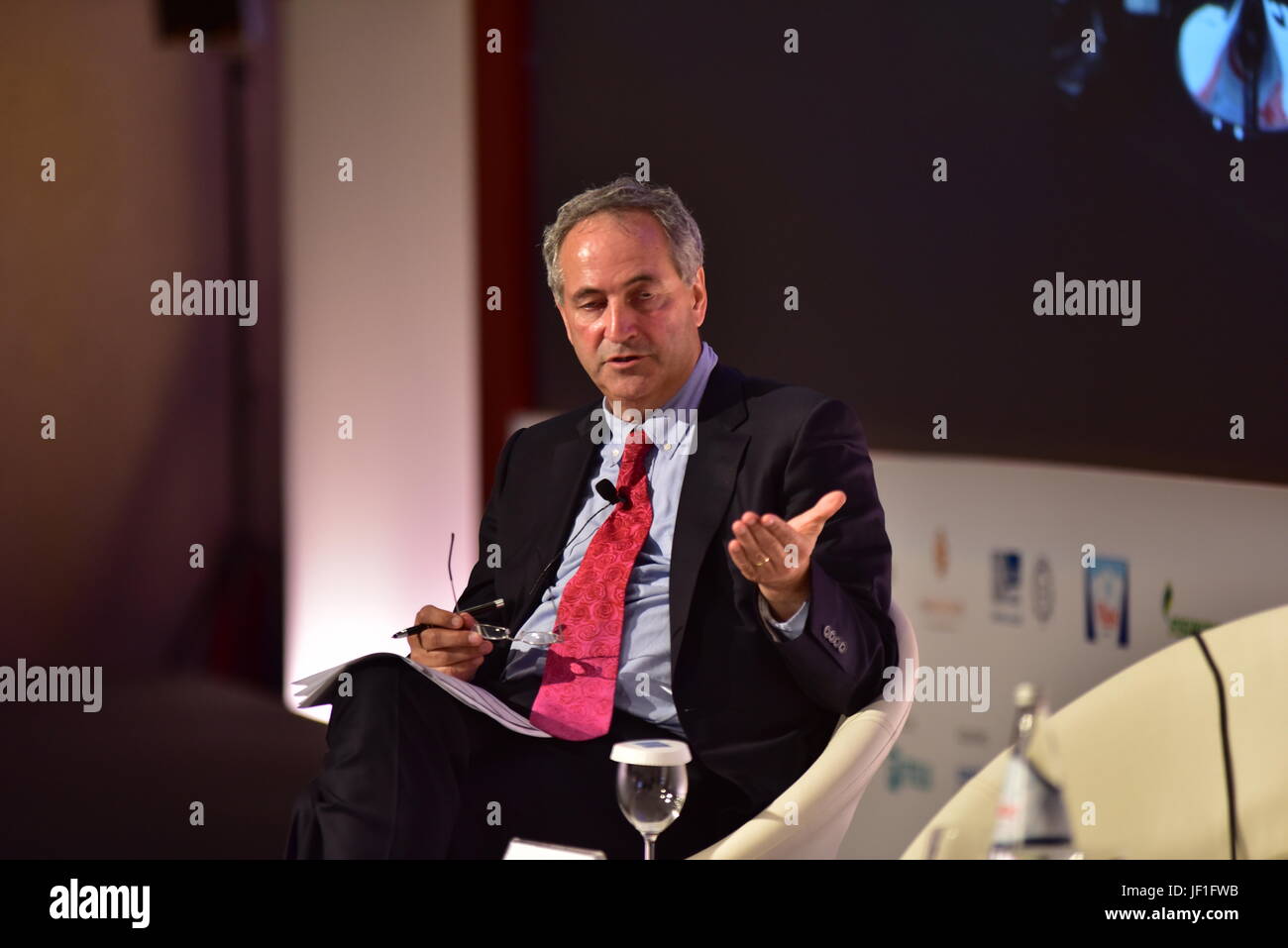 Daniel Franklin, executive editor of the Economist and editor of The ...