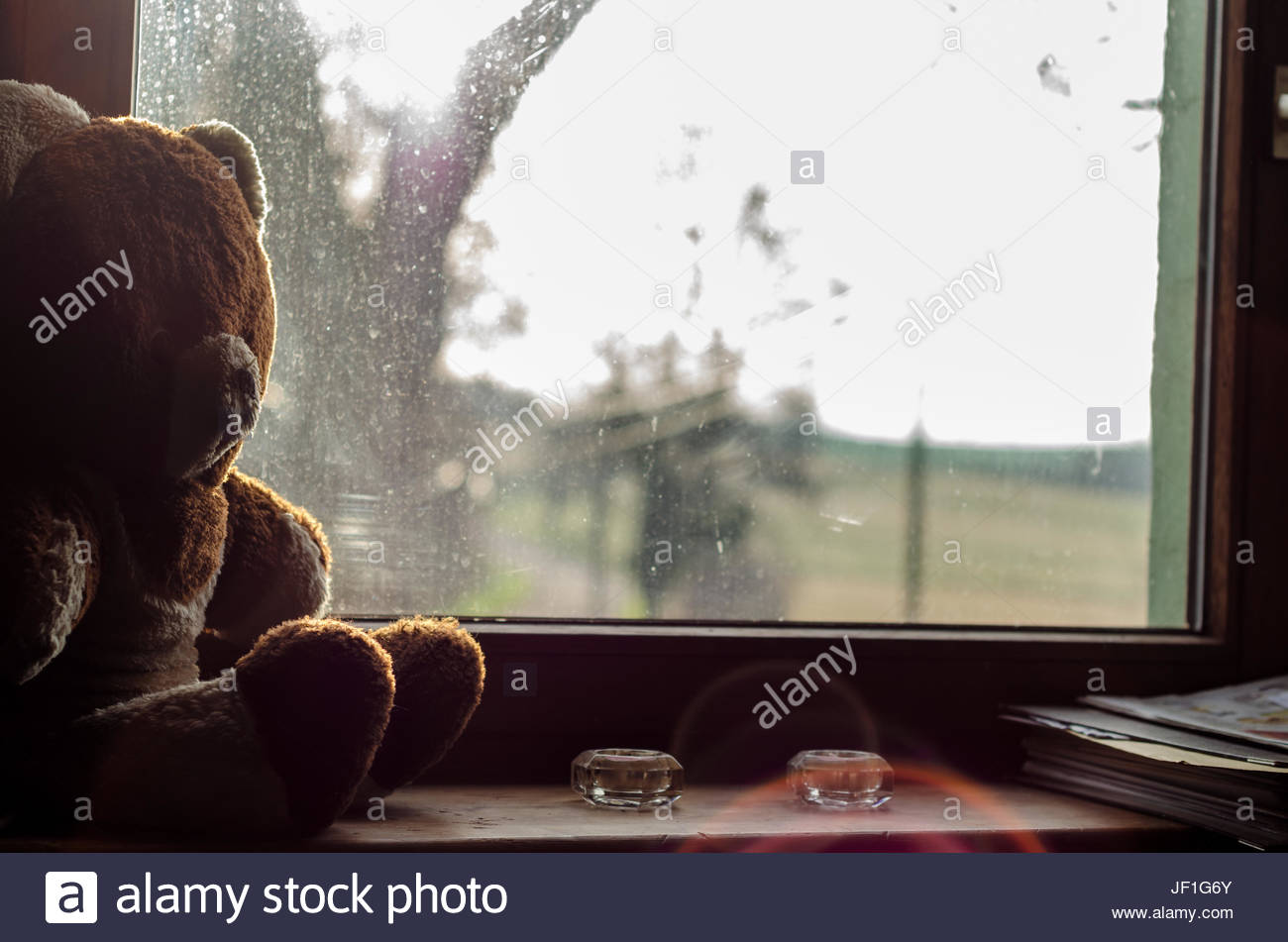 Sad Teddy Bear Stock Photos & Sad Teddy Bear Stock Images - Alamy