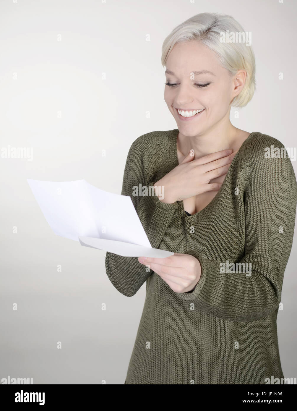 woman reading letter Stock Photo - Alamy