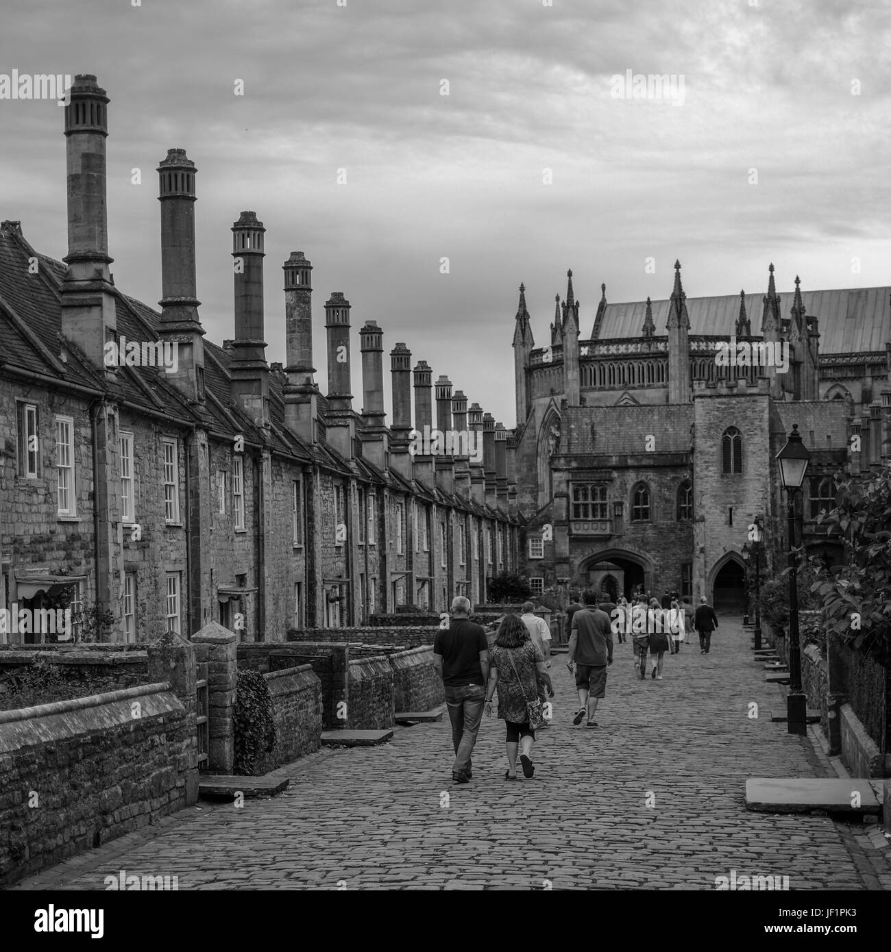 Vicar's Close, Wells. Traditional buildings that housed the clergy from ...
