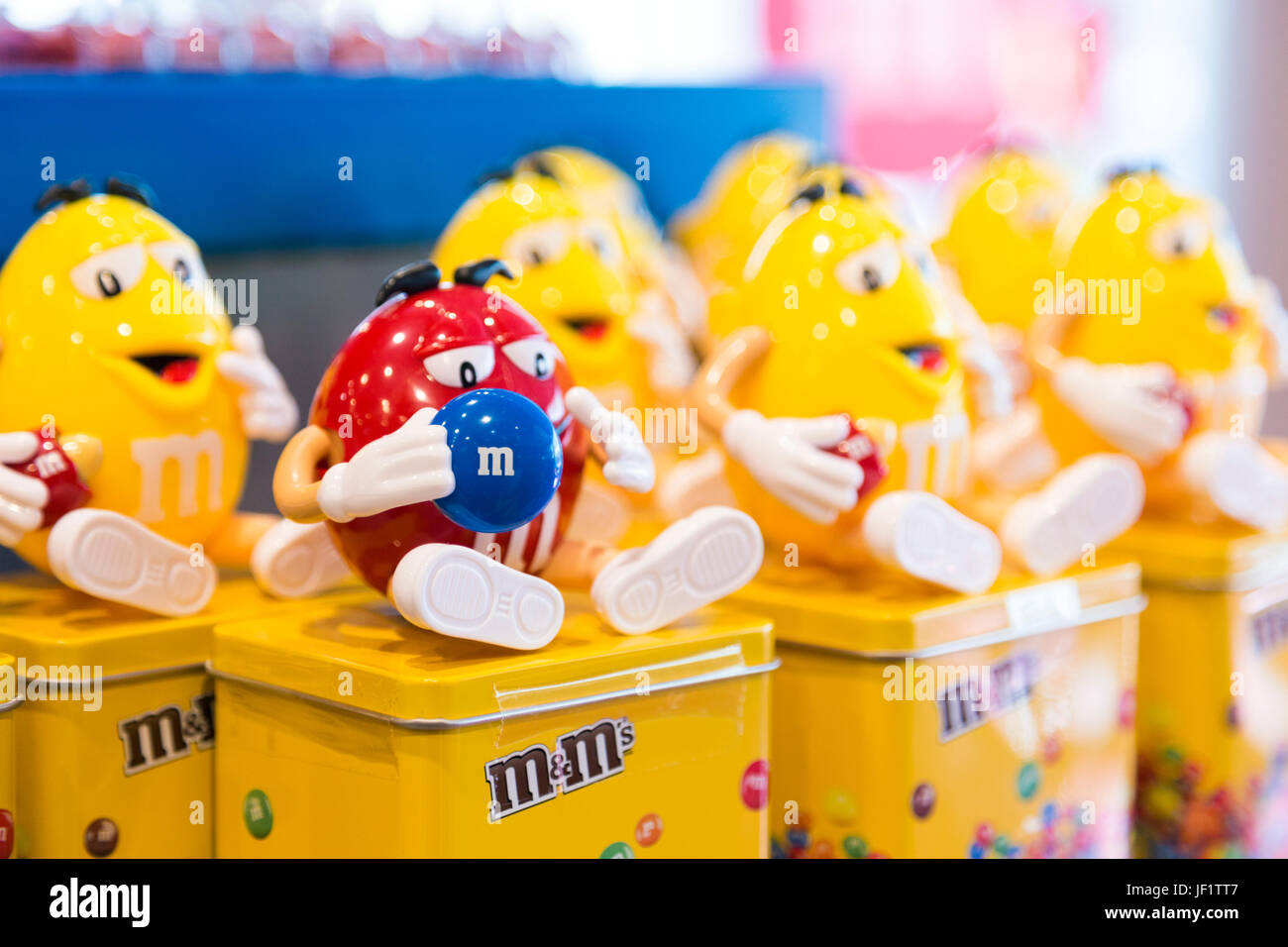 M&m store london hi-res stock photography and images - Alamy