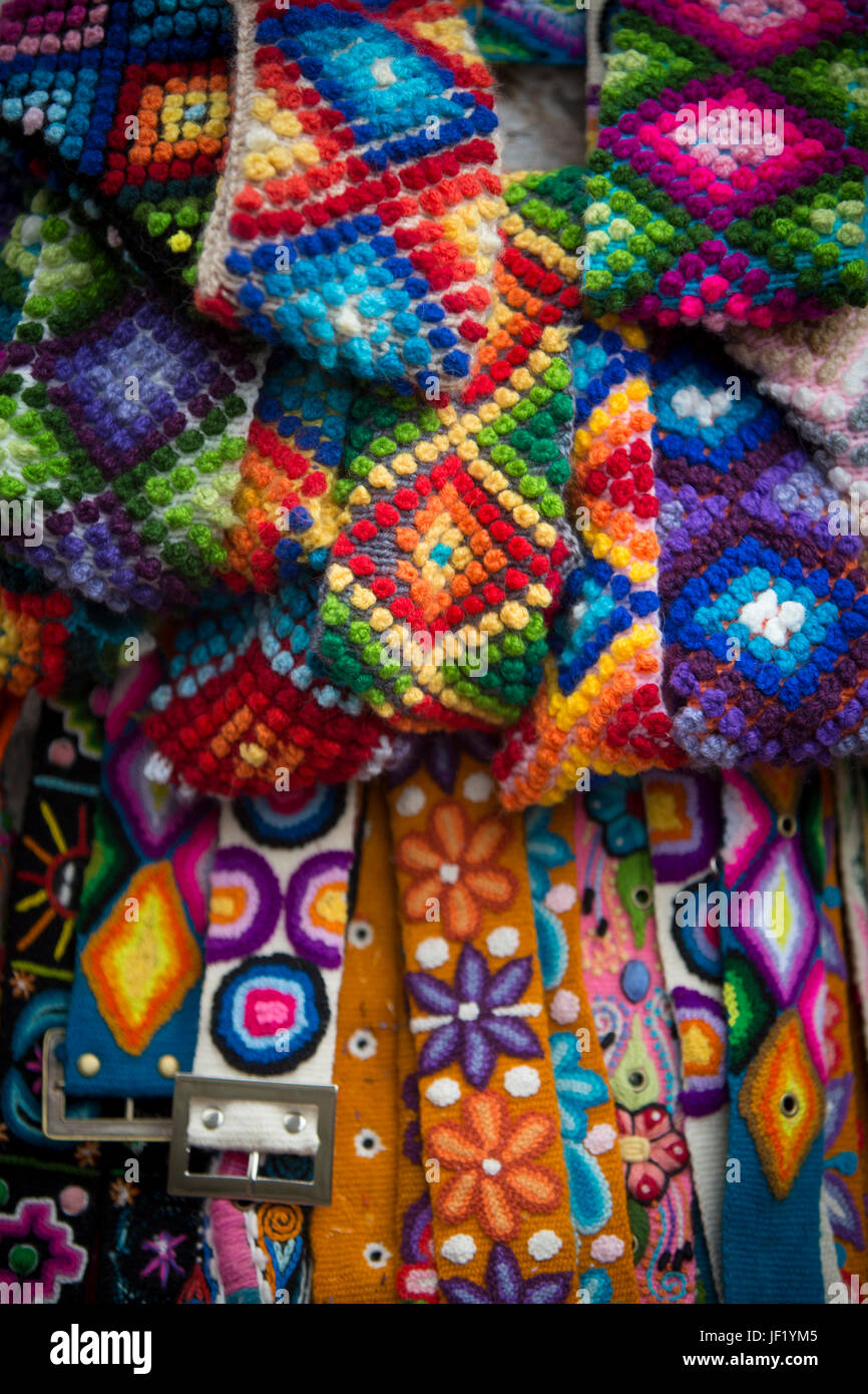 Peruvian crafts hi-res stock photography and images - Alamy