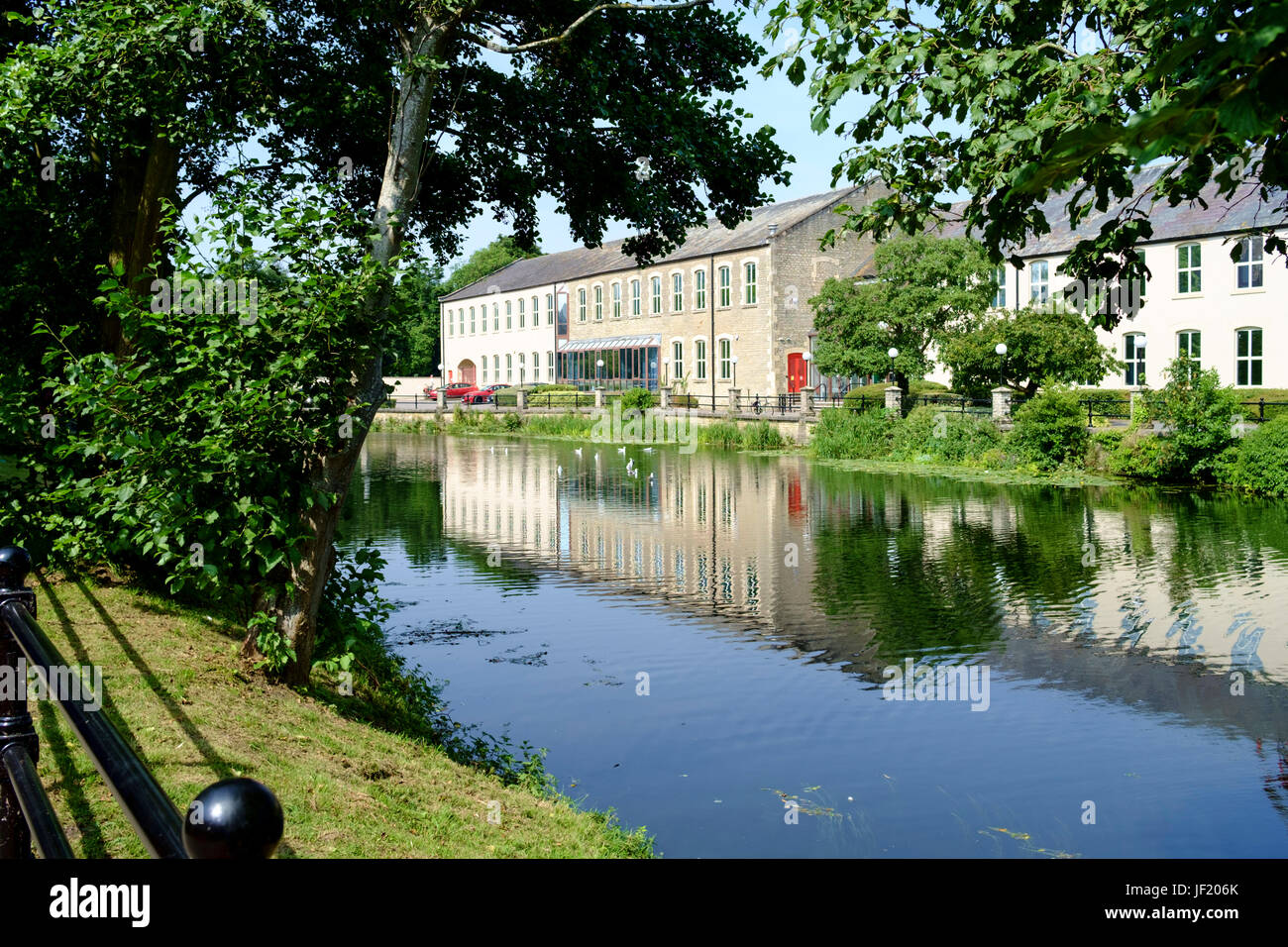 River avon at chippenham hi-res stock photography and images - Alamy