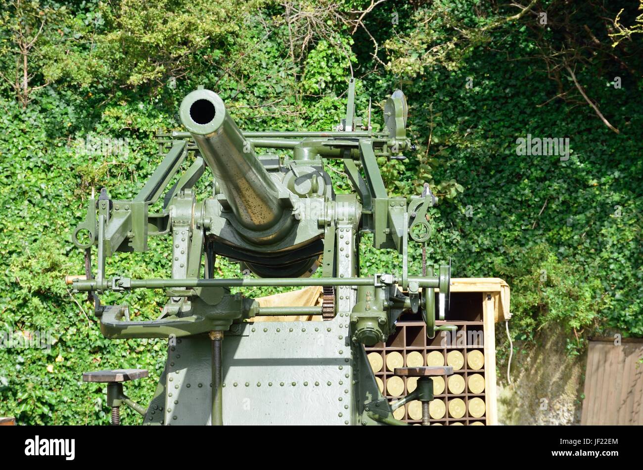 World war two weapons hi-res stock photography and images - Alamy