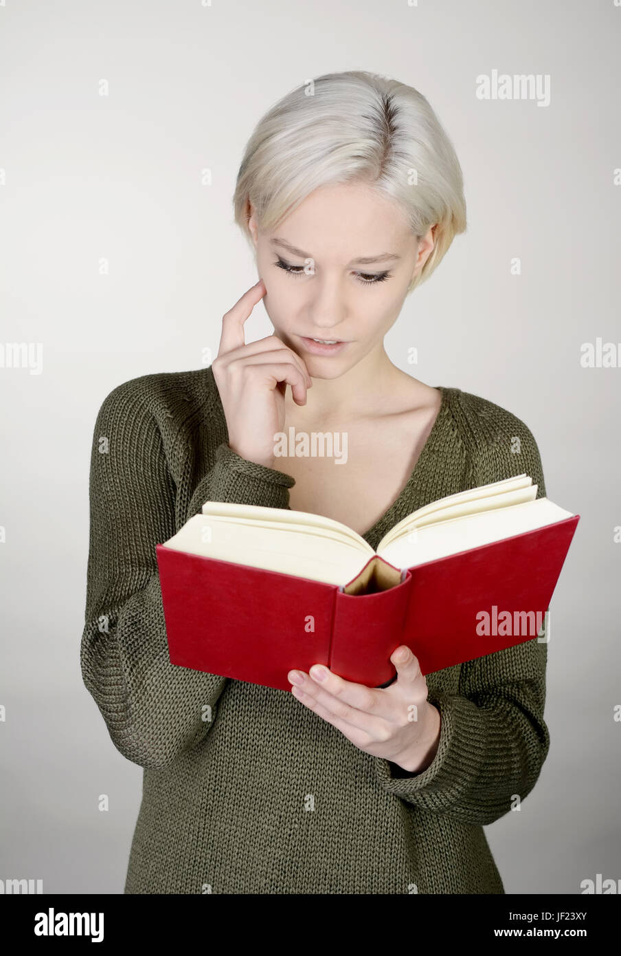 woman reading book Stock Photo - Alamy