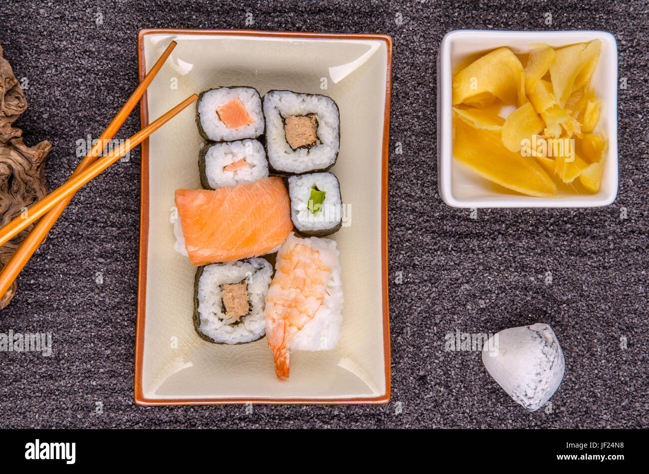 Japanese plate design hi-res stock photography and images - Alamy