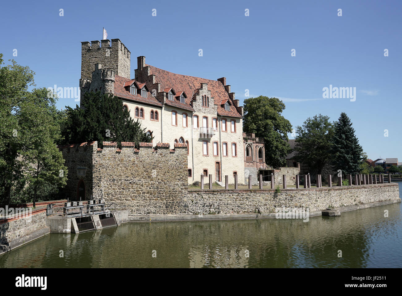 historic moated castle in Flechtingen Stock Photo - Alamy