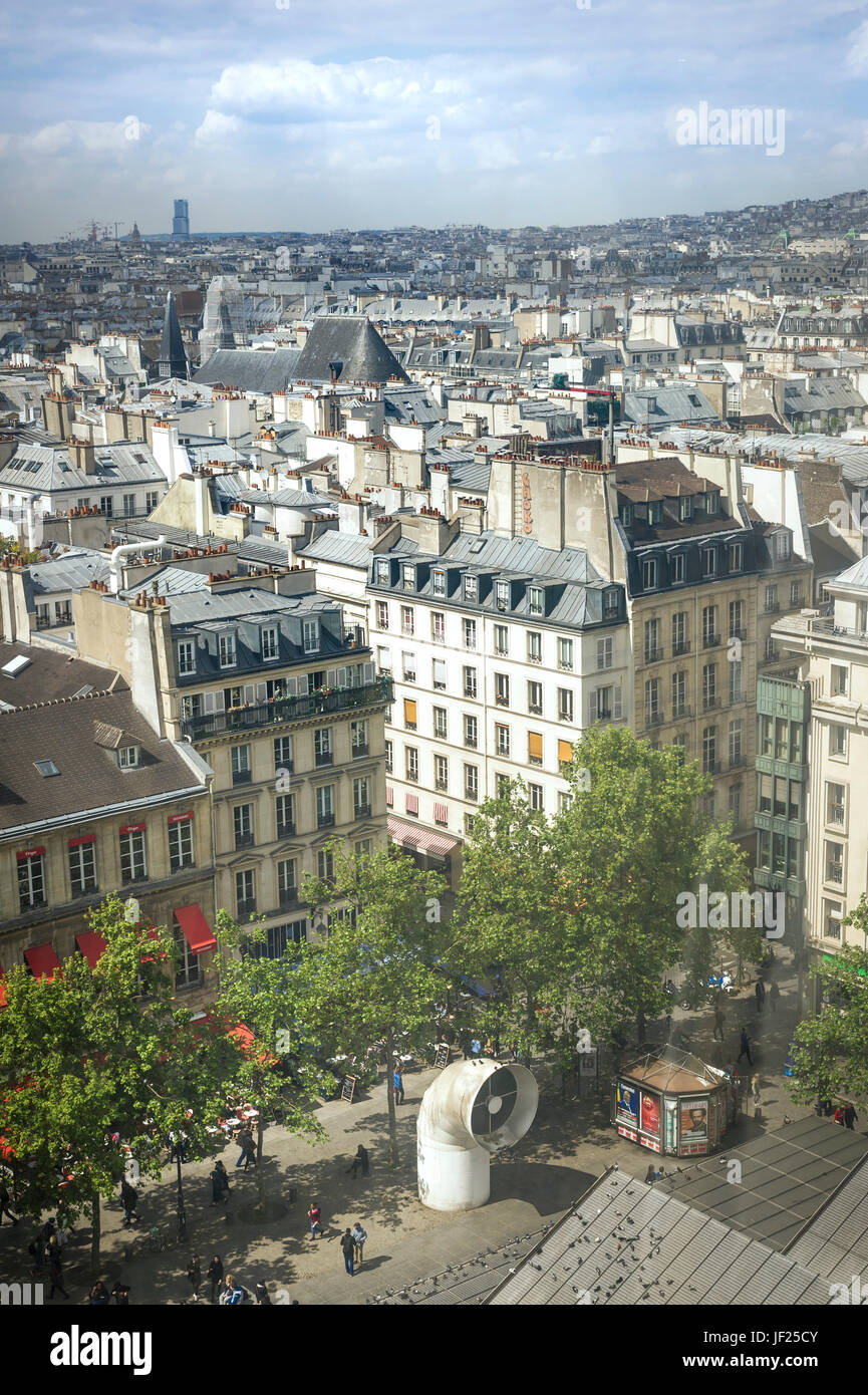 Mansard roof paris hi-res stock photography and images - Alamy