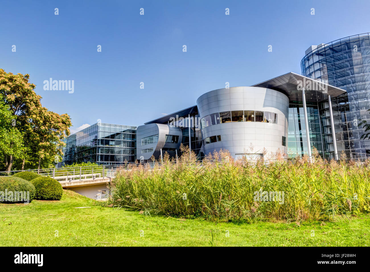 Experience factory hi-res stock photography and images - Alamy