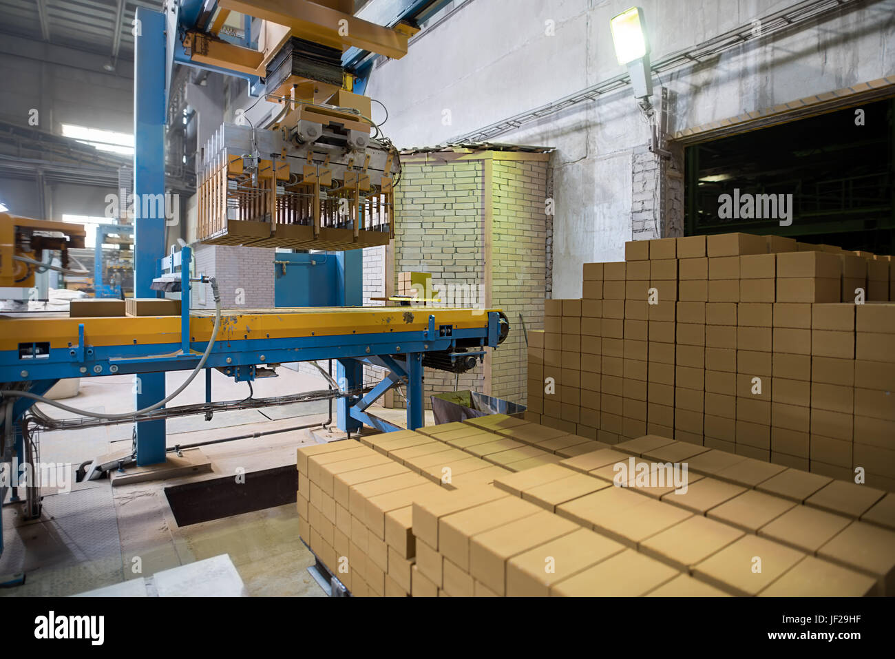 Industry. Manufacturing of bricks on factory Stock Photo - Alamy
