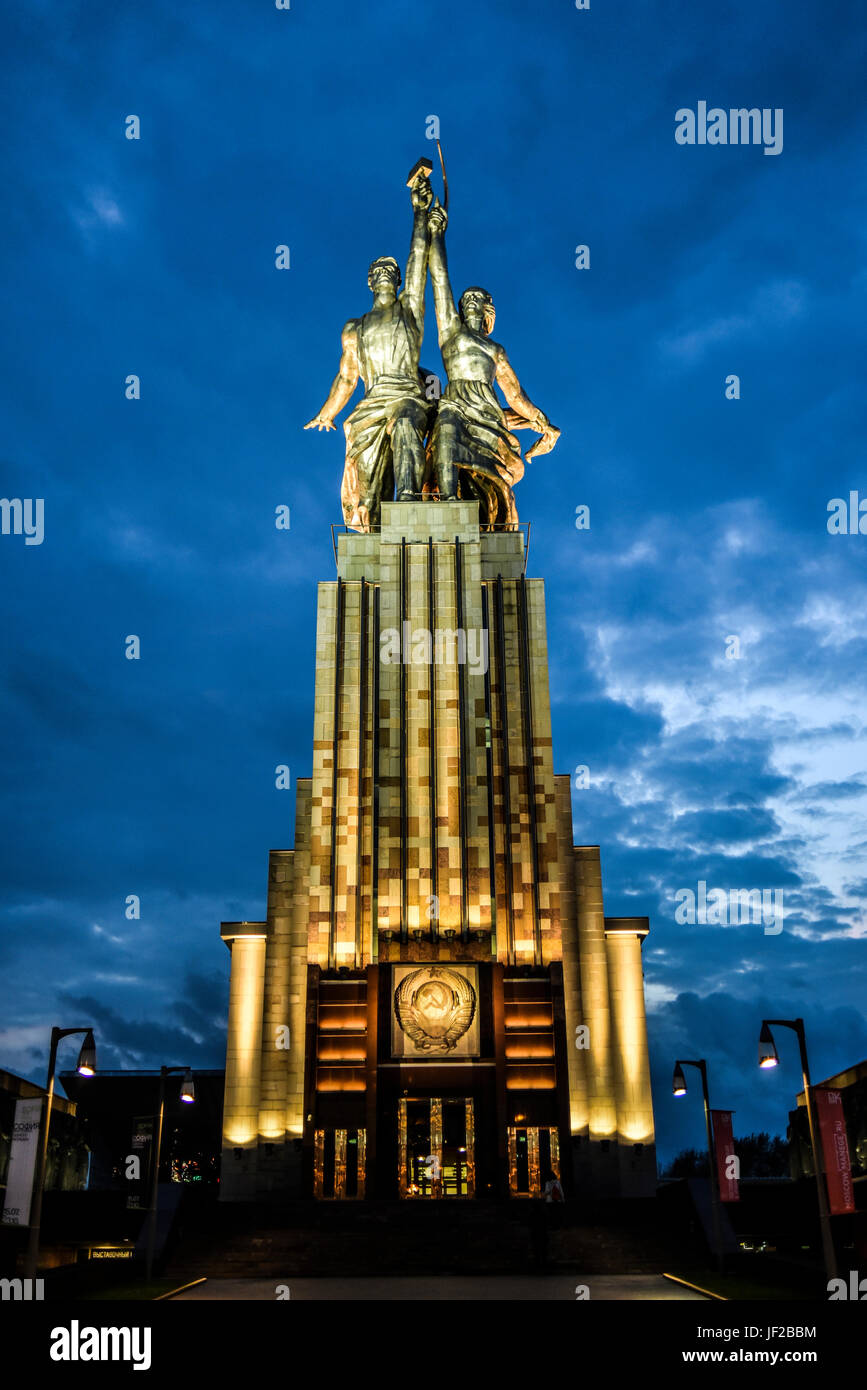 Monument worker and farmer, soviet archtecture in Moscow, Russia Stock ...
