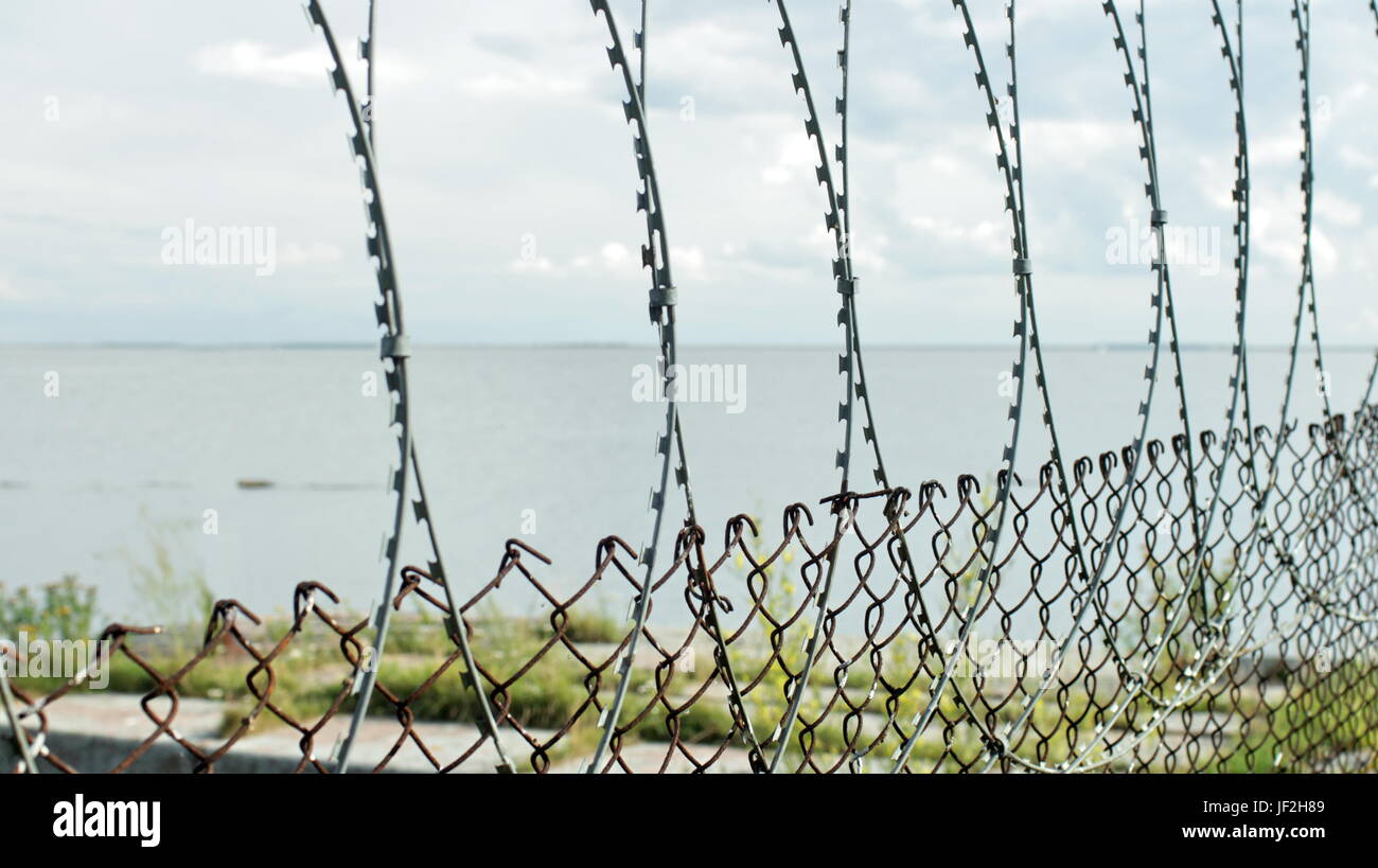 Wire sea hi-res stock photography and images - Alamy