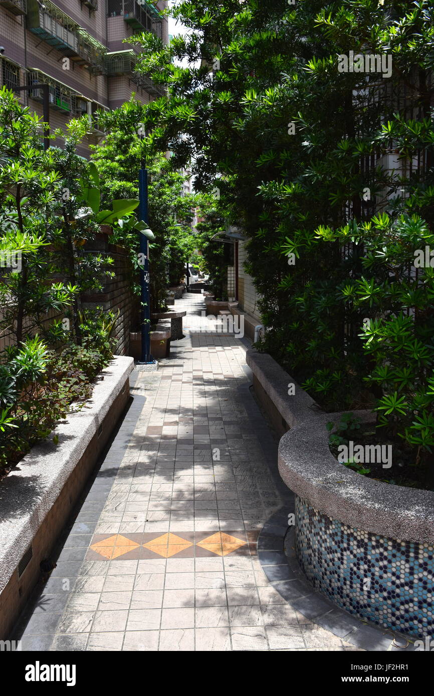 Walkway Between Buildings High Resolution Stock Photography and Images ...