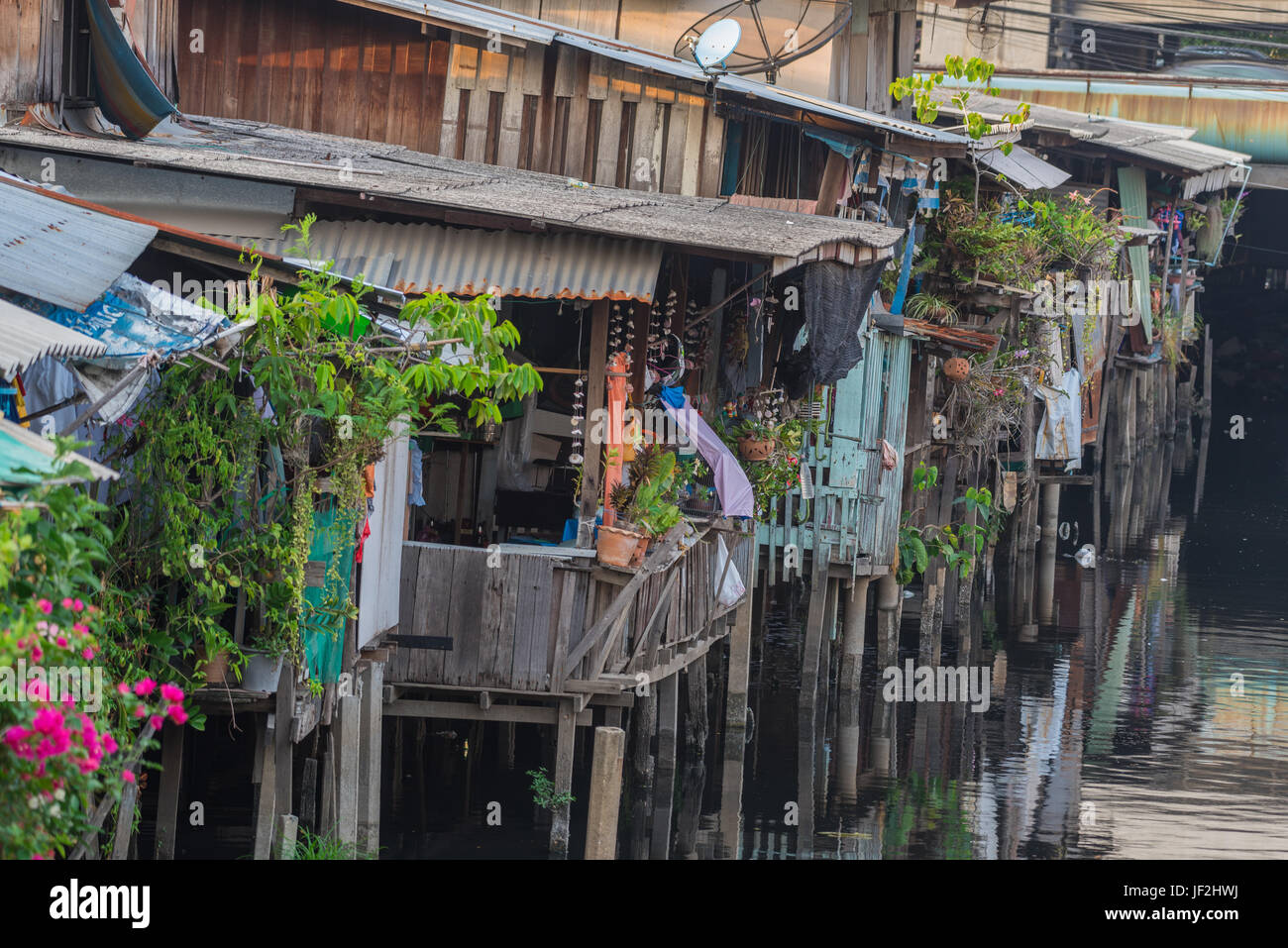 Poverty slums southeast asia hi-res stock photography and images - Alamy