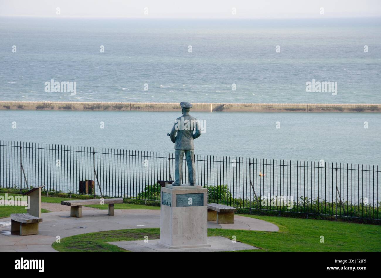 Naval statue overlooking Channel Stock Photo - Alamy
