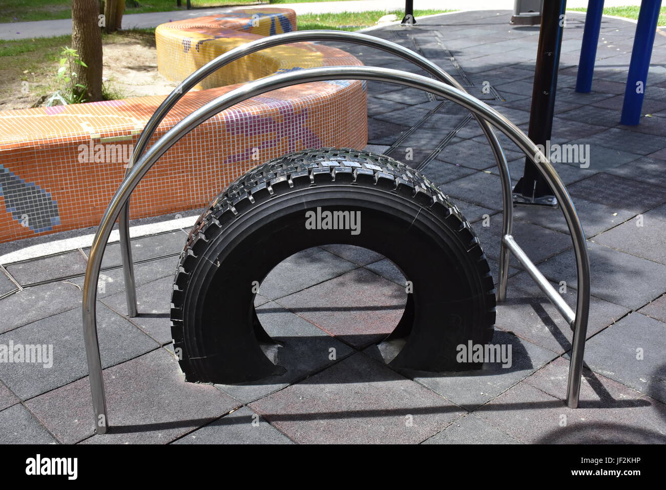 Chinese park exercise equipment hi-res stock photography and images - Alamy