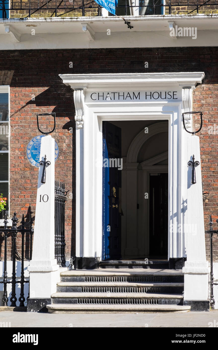 St James's Square is the only square in the exclusive St James's ...