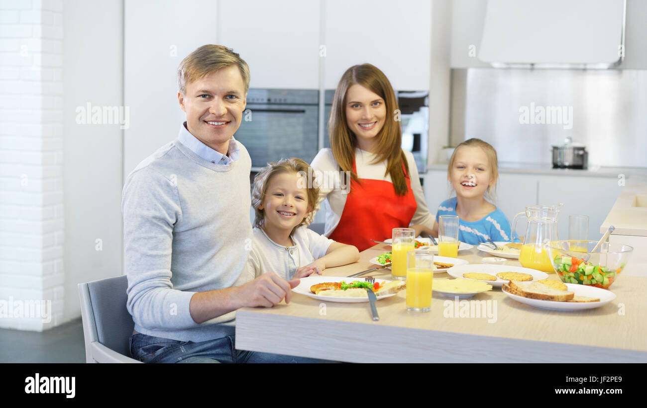 Positive dinner hi-res stock photography and images - Alamy