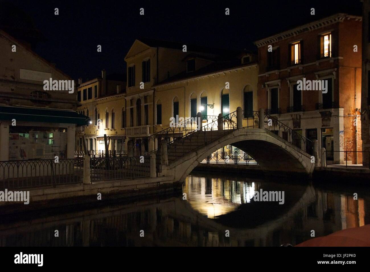 Sleeping boats hi-res stock photography and images - Alamy