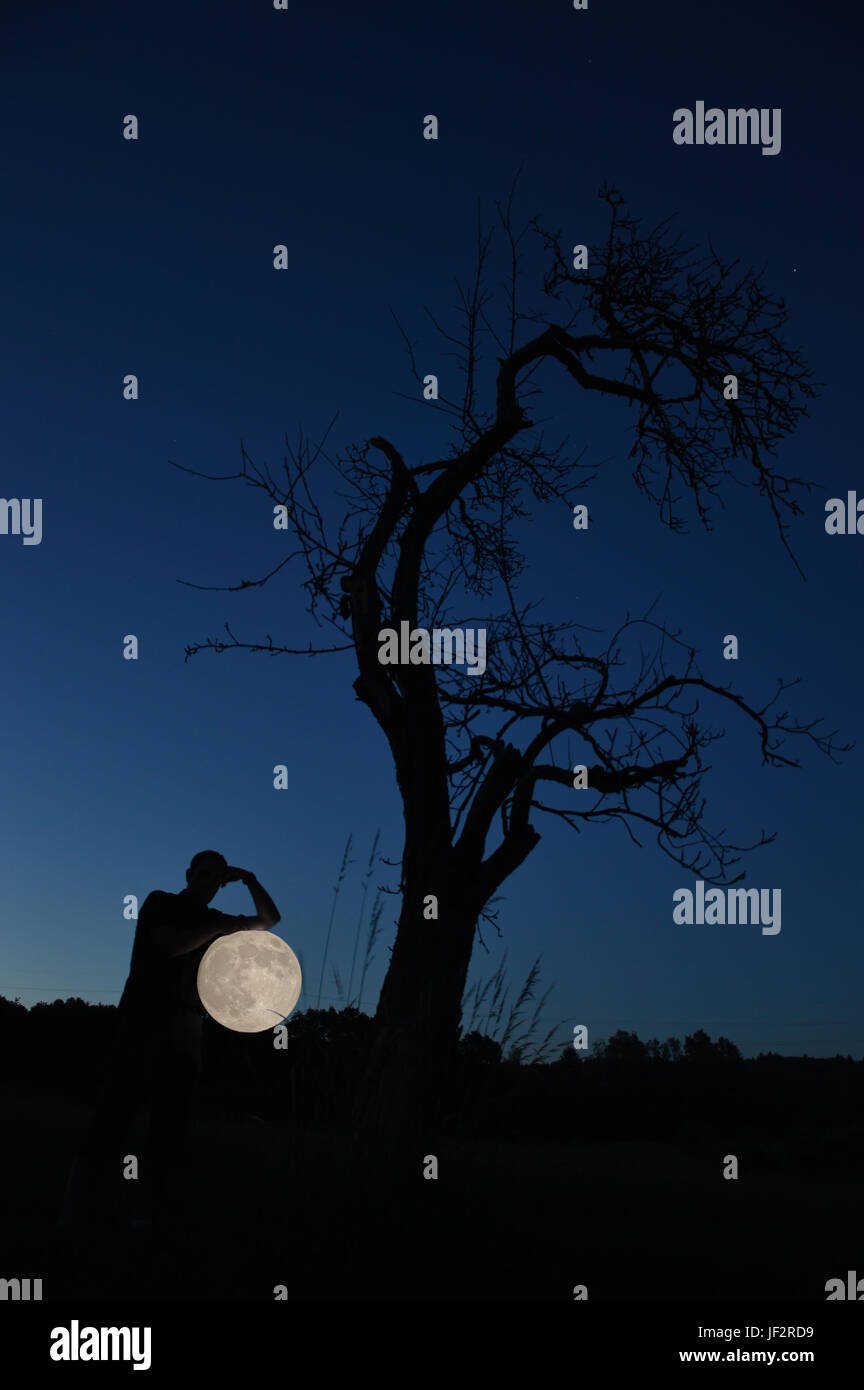 Full silhouette hi-res stock photography and images - Alamy