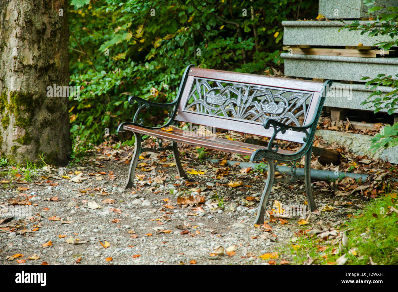 Vintage old park bench Stock Photo - Alamy