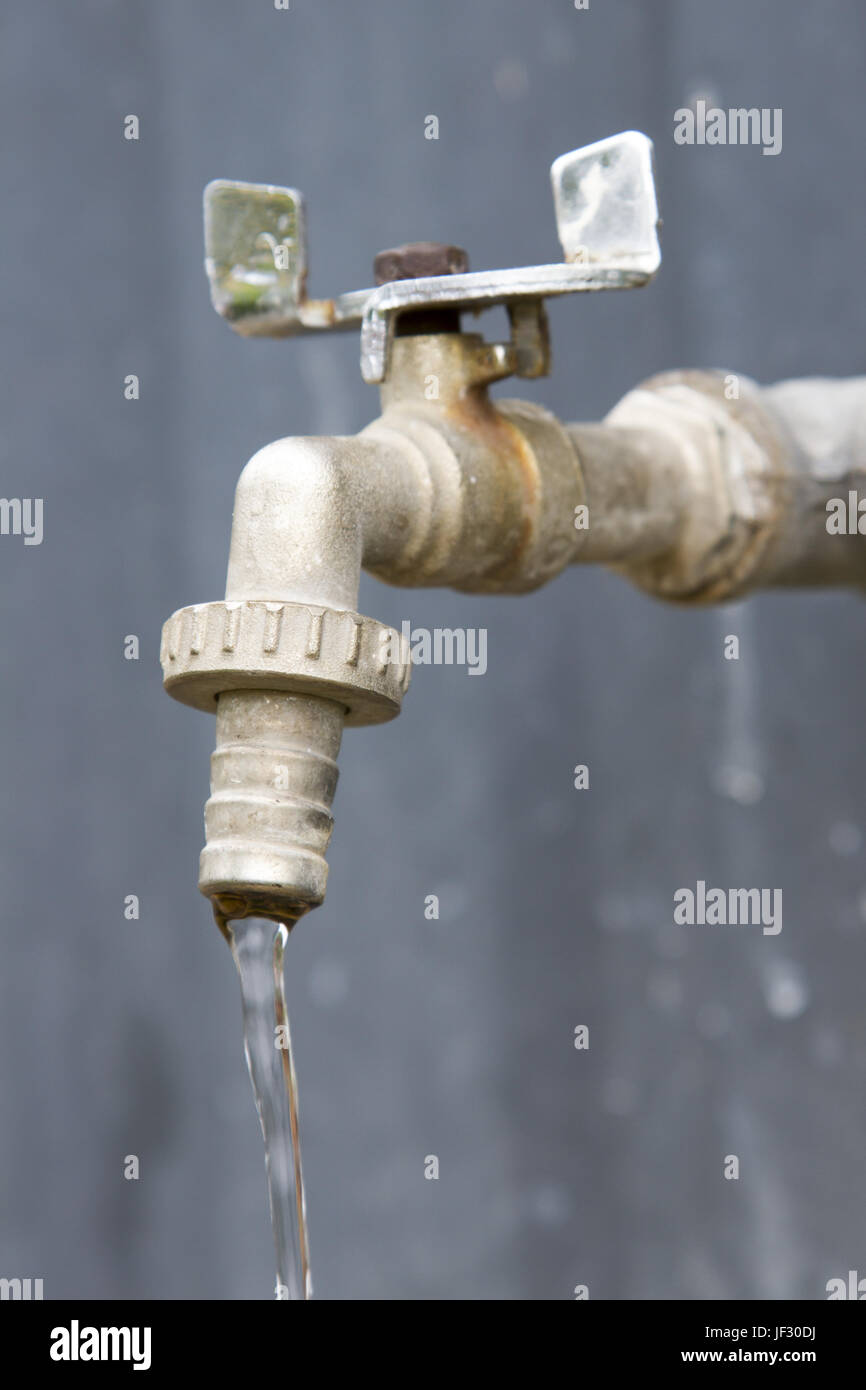 Water flows from tap running hi-res stock photography and images - Alamy
