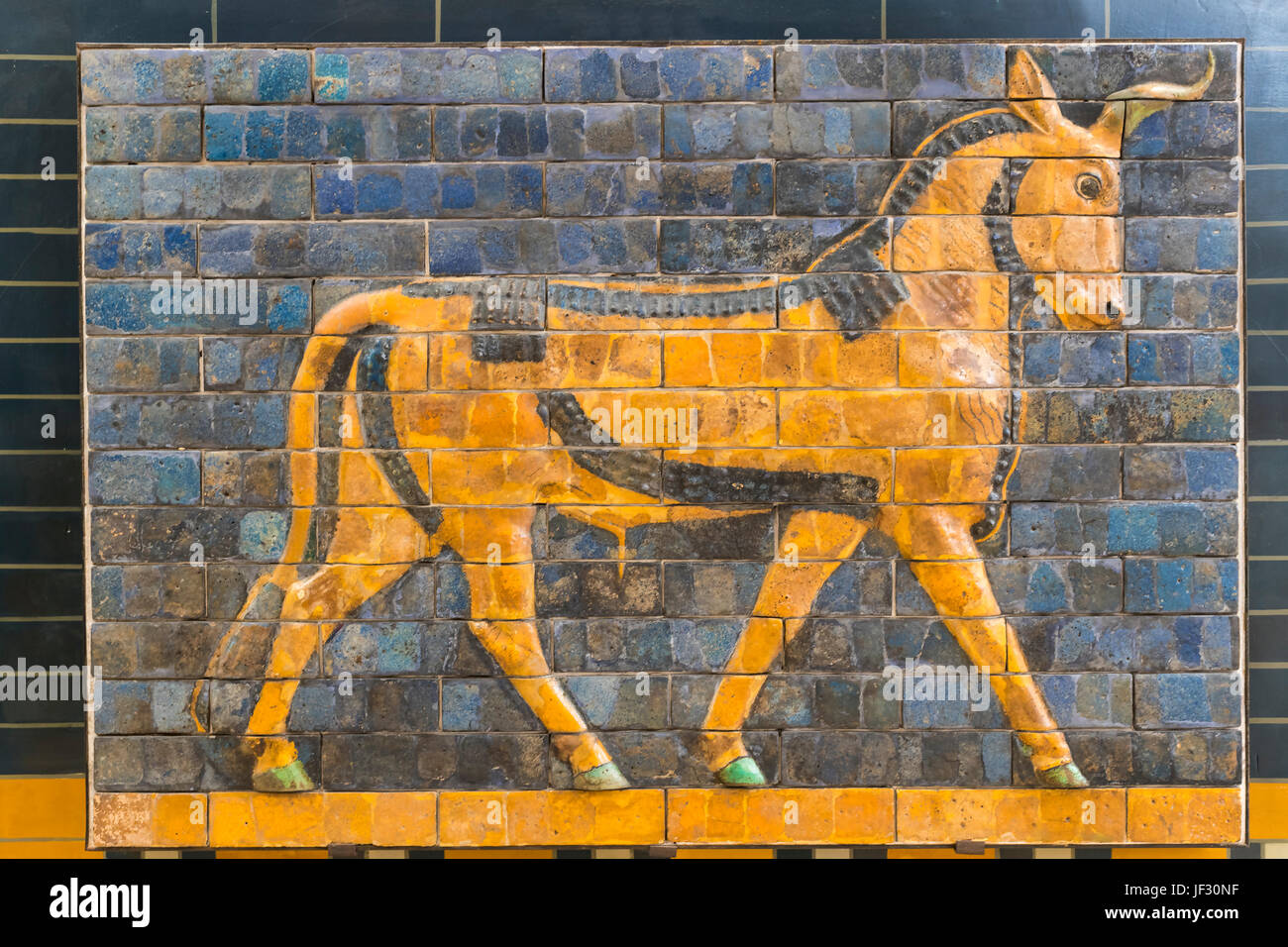 Babylonian wall design hi-res stock photography and images - Alamy