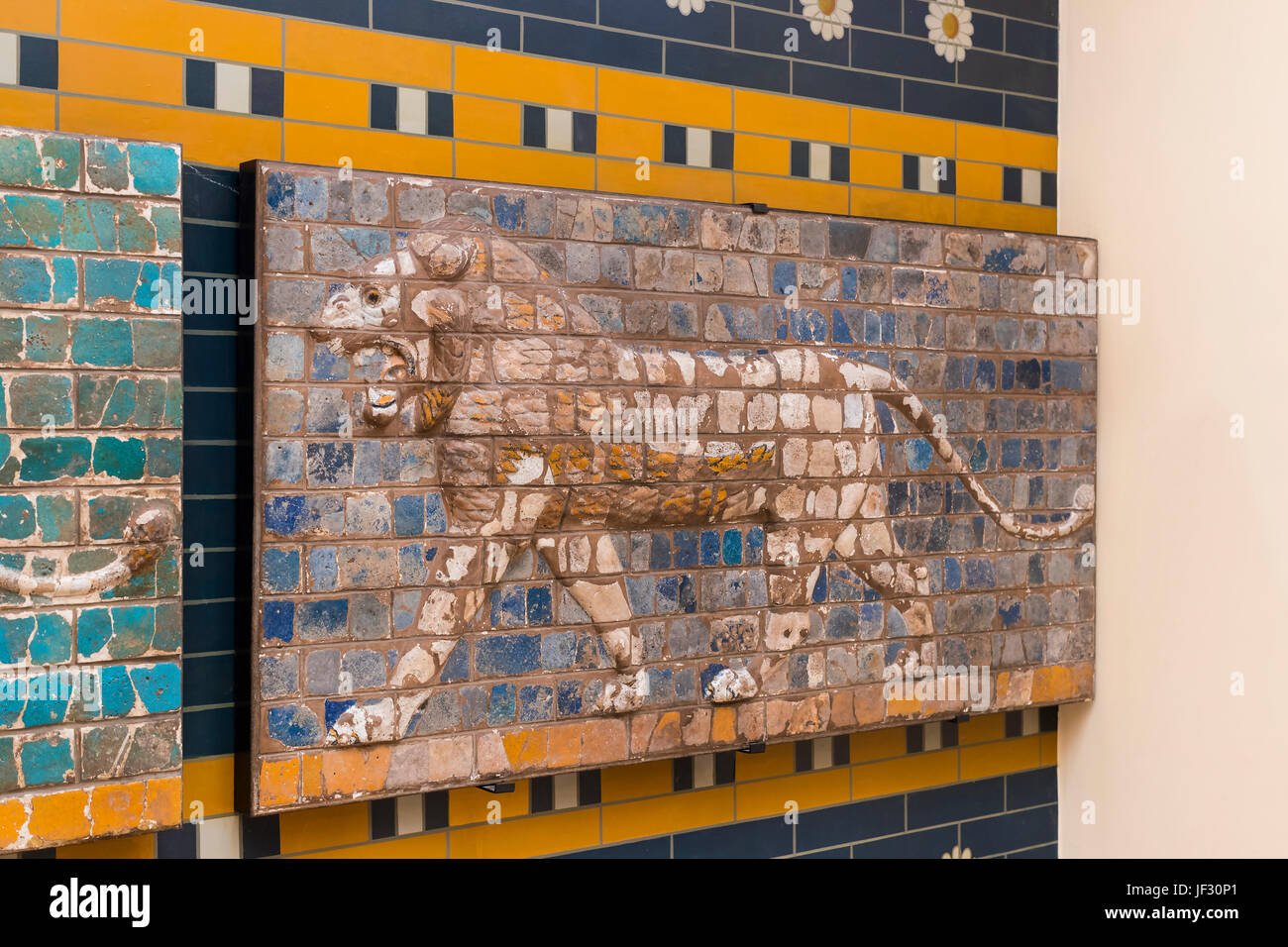 Babylonian wall design hi-res stock photography and images - Alamy