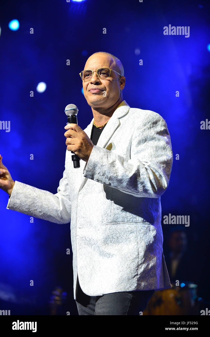 Issac delgado concert hi-res stock photography and images - Alamy