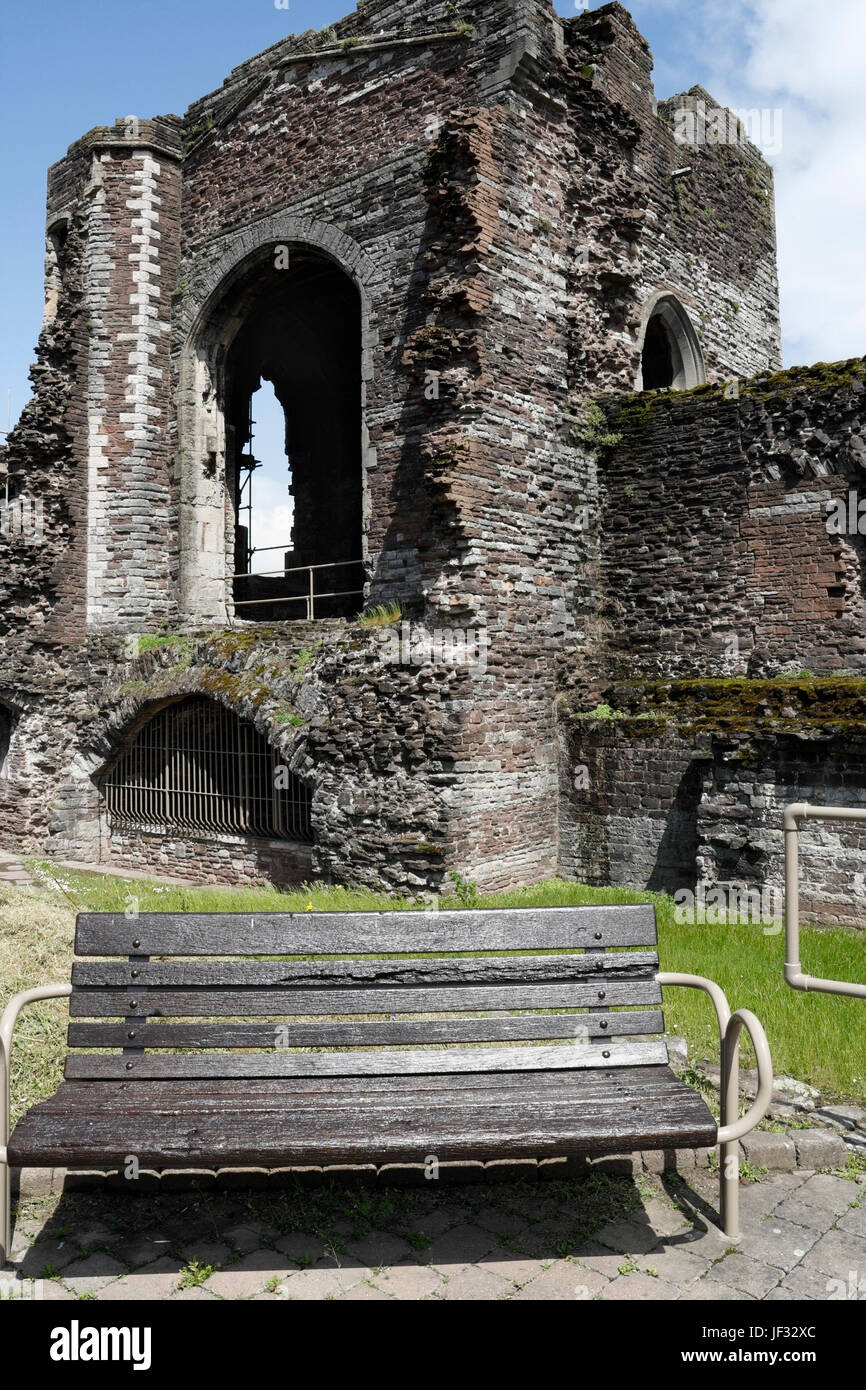 Newport wales castle hi-res stock photography and images - Alamy