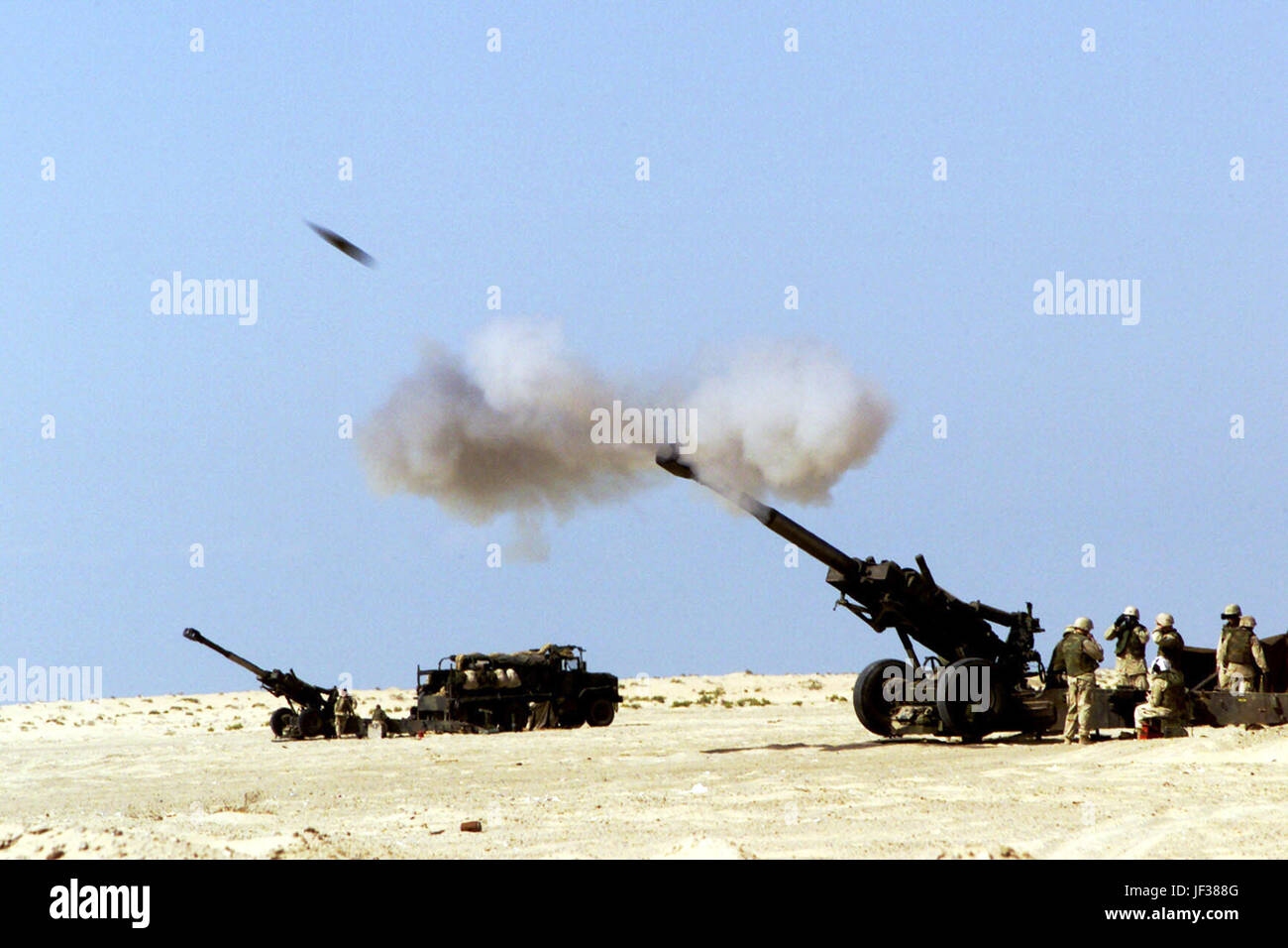 155 mm artillery shell hi-res stock photography and images - Alamy