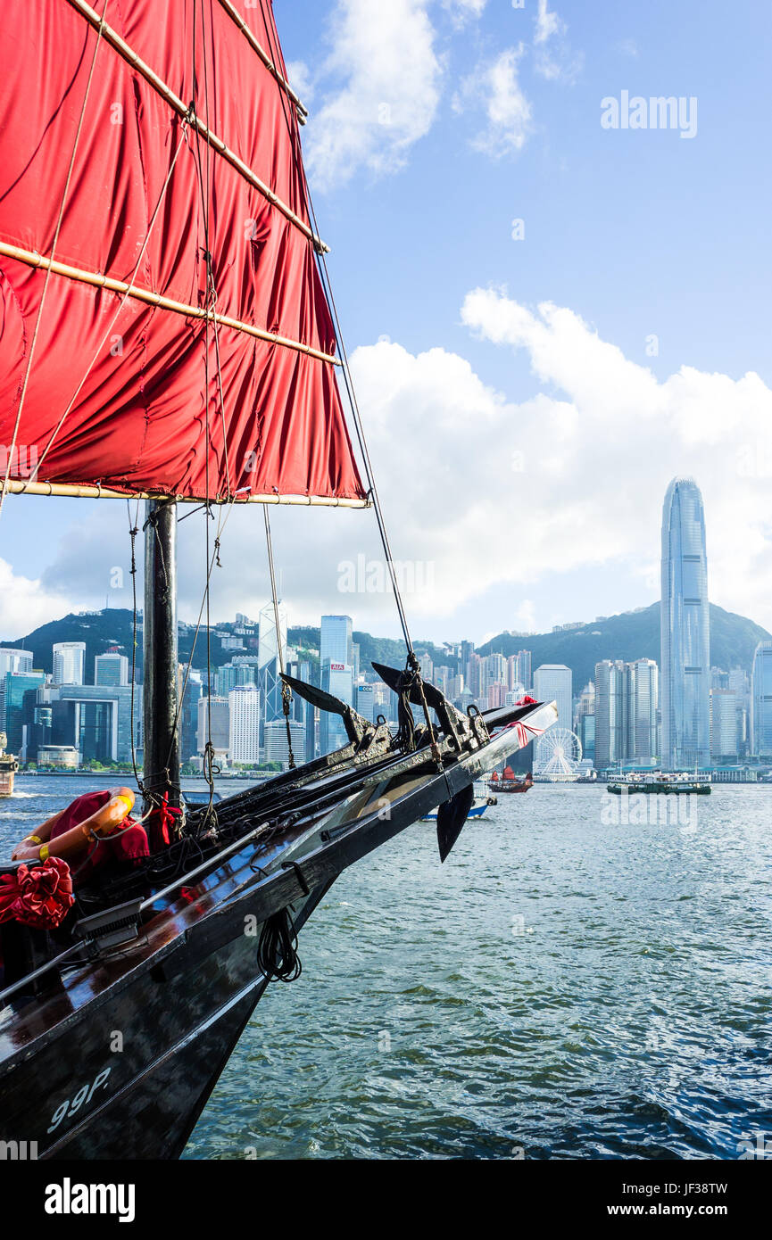 Aqualuna bow sail foreground hong kong harbor hi-res stock photography ...