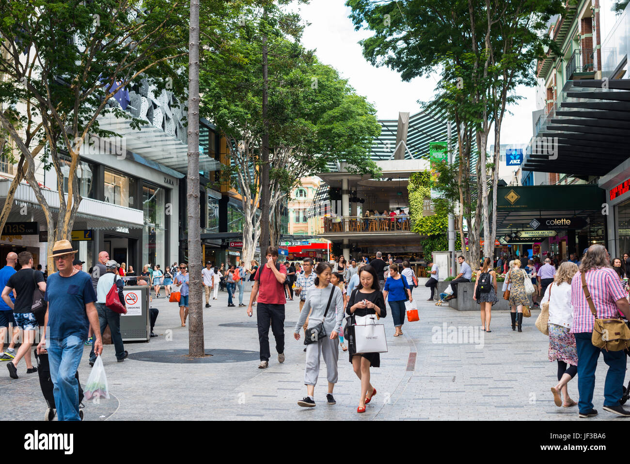 Busy shopping street (Queens street) in city centre of Brisbane ...