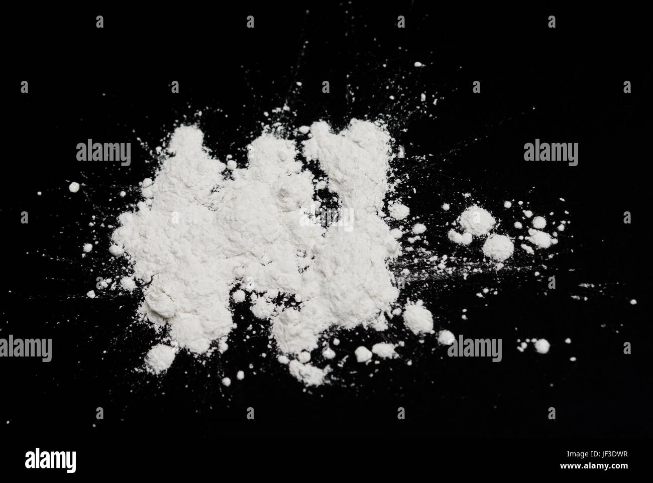 Drugs white powder hi-res stock photography and images - Alamy