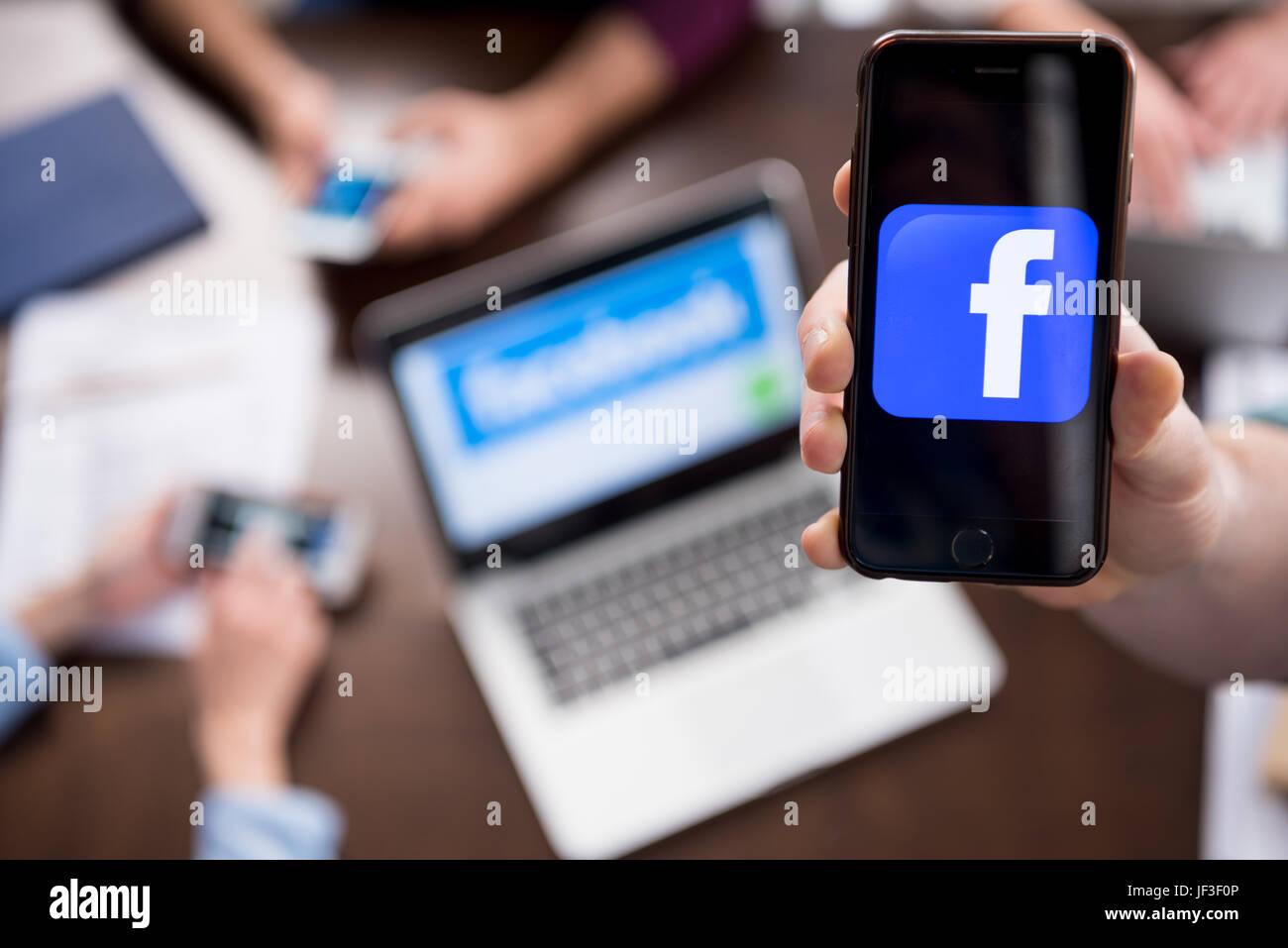 Facebook logo icon hi-res stock photography and images - Alamy
