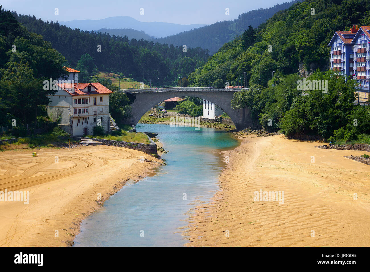 Lea river hi-res stock photography and images - Alamy