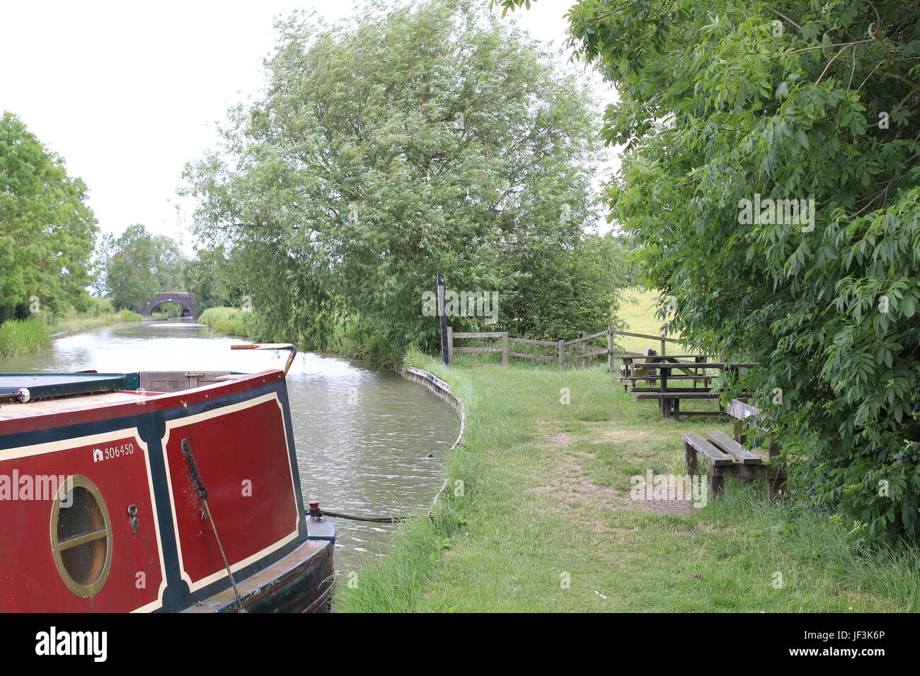 English narrow boat or barge Stock Photo - Alamy