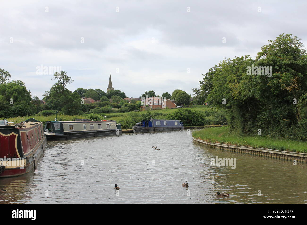 English narrow boat or barge Stock Photo - Alamy