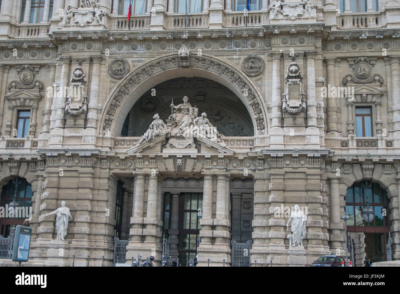 Court justice ancient rome hi-res stock photography and images - Alamy