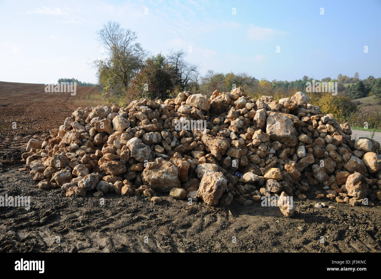 Field stones hi-res stock photography and images - Alamy