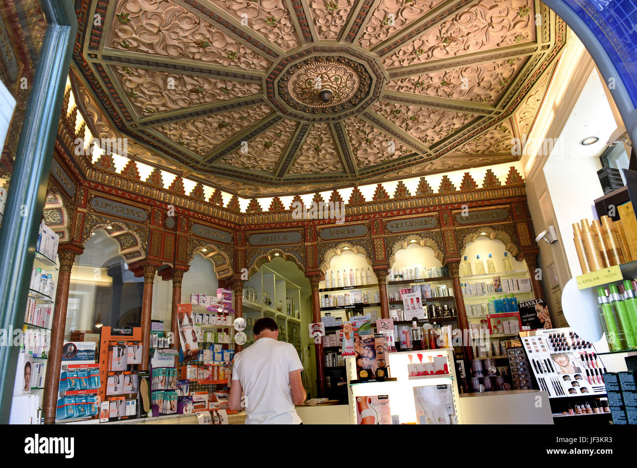 Spanish farmacia hi-res stock photography and images - Alamy