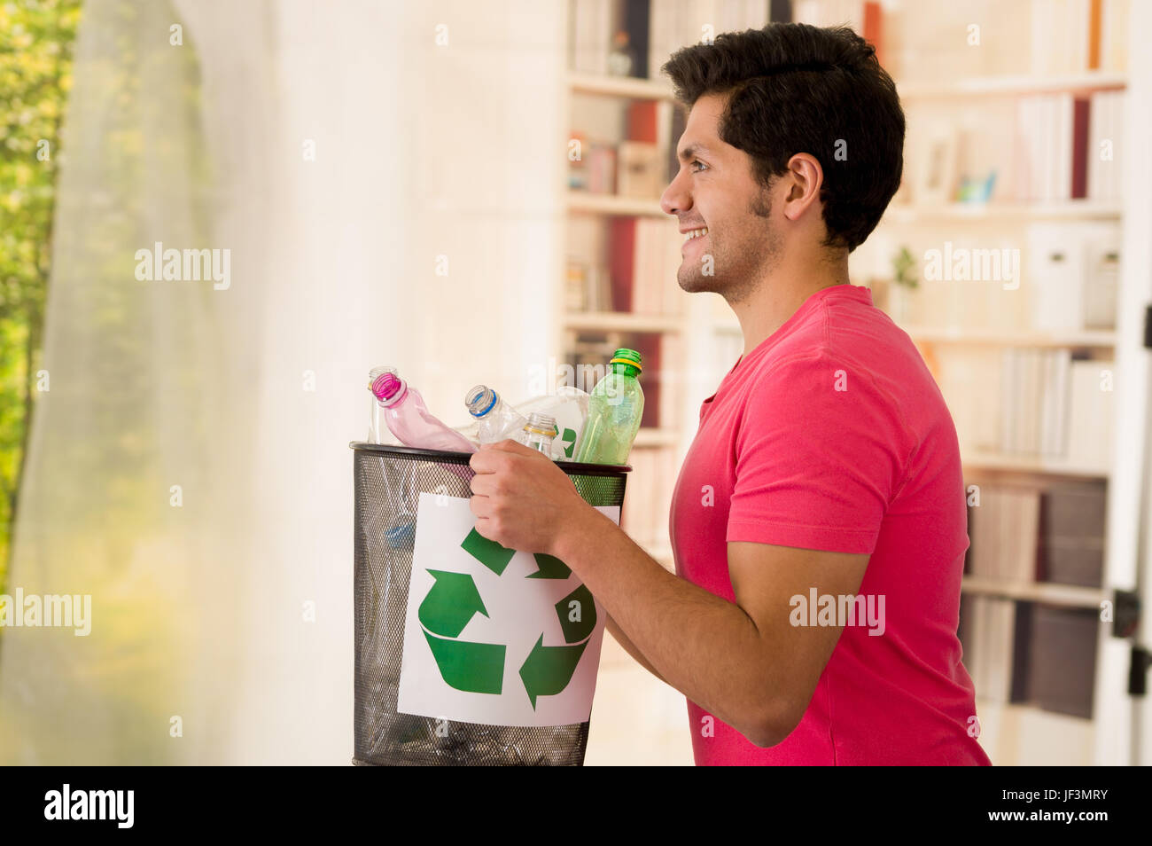 Smiling garbage collector hi-res stock photography and images - Alamy