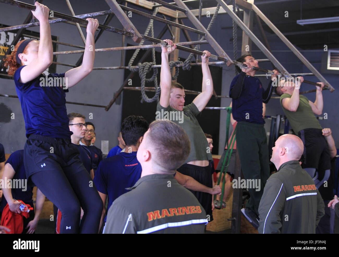 Military calisthenics workout hi-res stock photography and images - Alamy