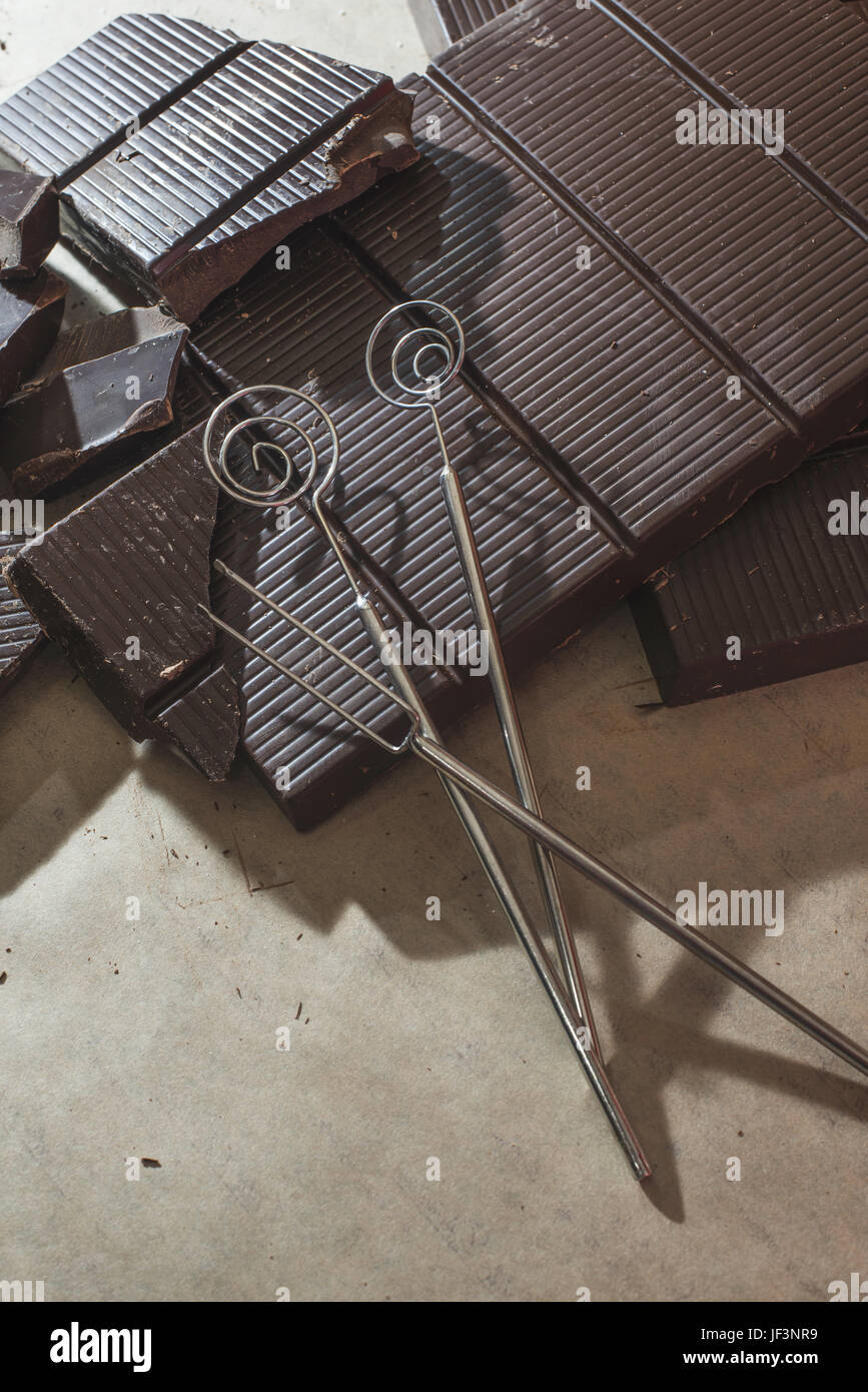 Hand packing chocolates hi-res stock photography and images - Alamy