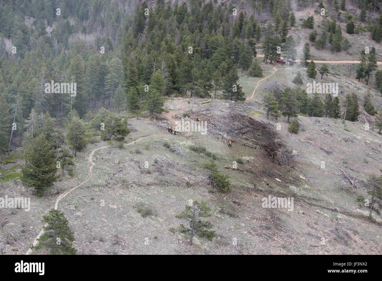 Firefighters from the U.S. Forrest Service and other first responders ...
