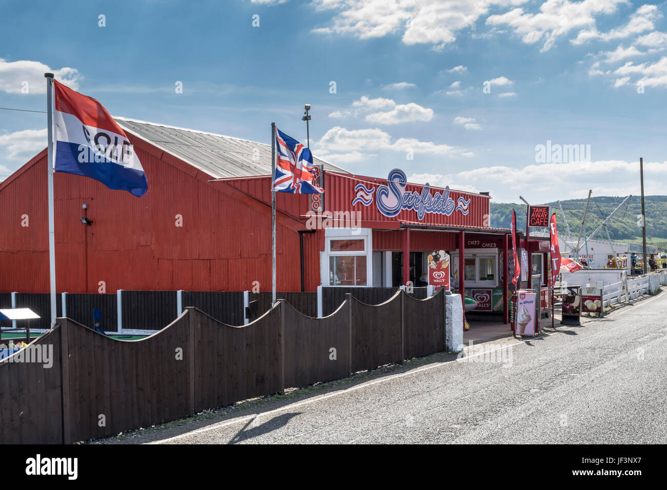 Pensarn promenade near Abergele and Pensarn railway station Stock Photo ...