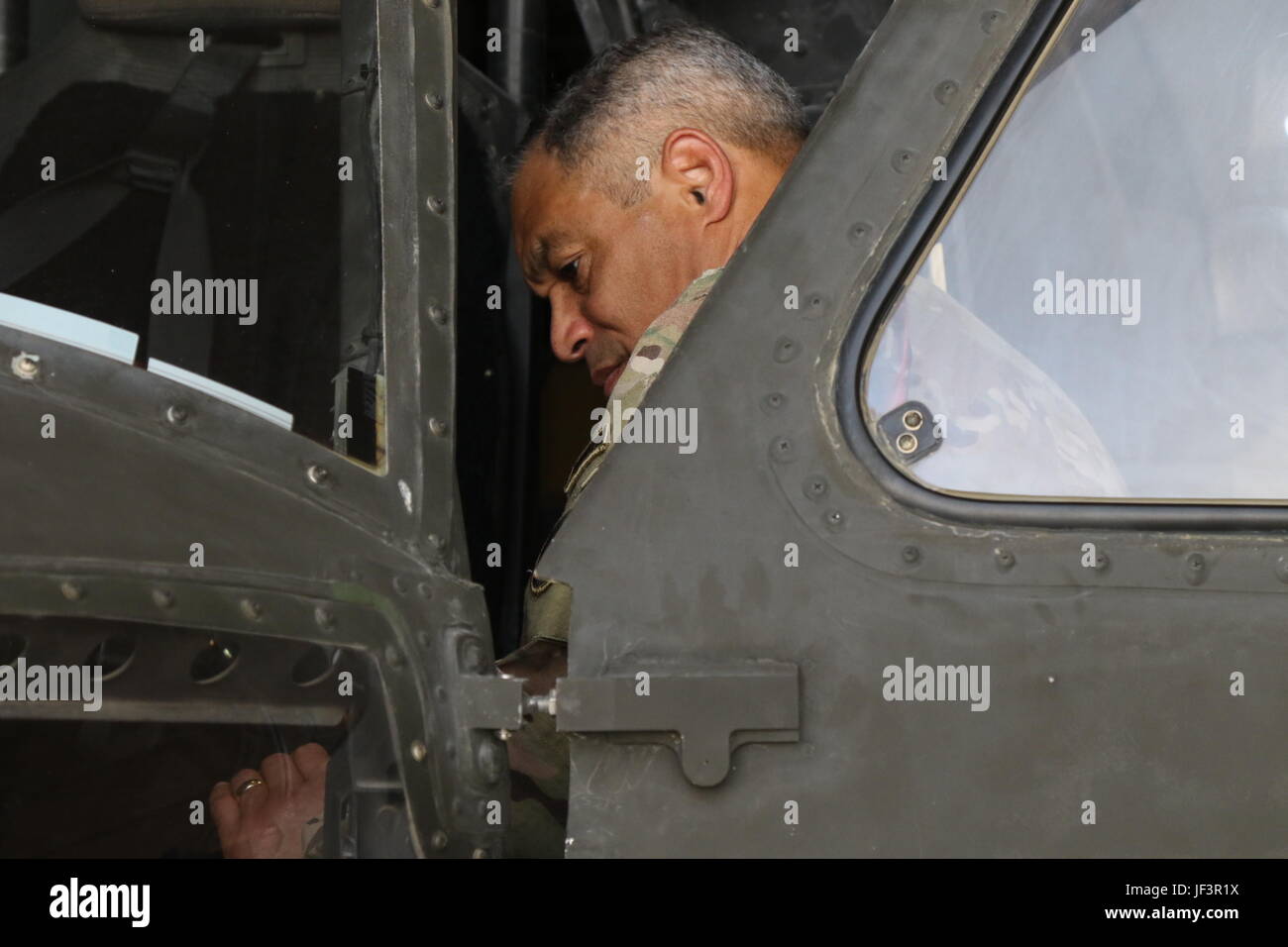 Lt. Gen. Michael Garrett, the commanding general for U.S. Army Central ...
