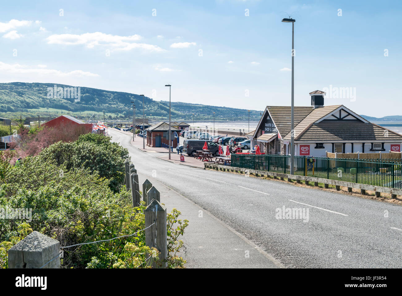 Pensarn promenade near Abergele and Pensarn railway station Stock Photo ...