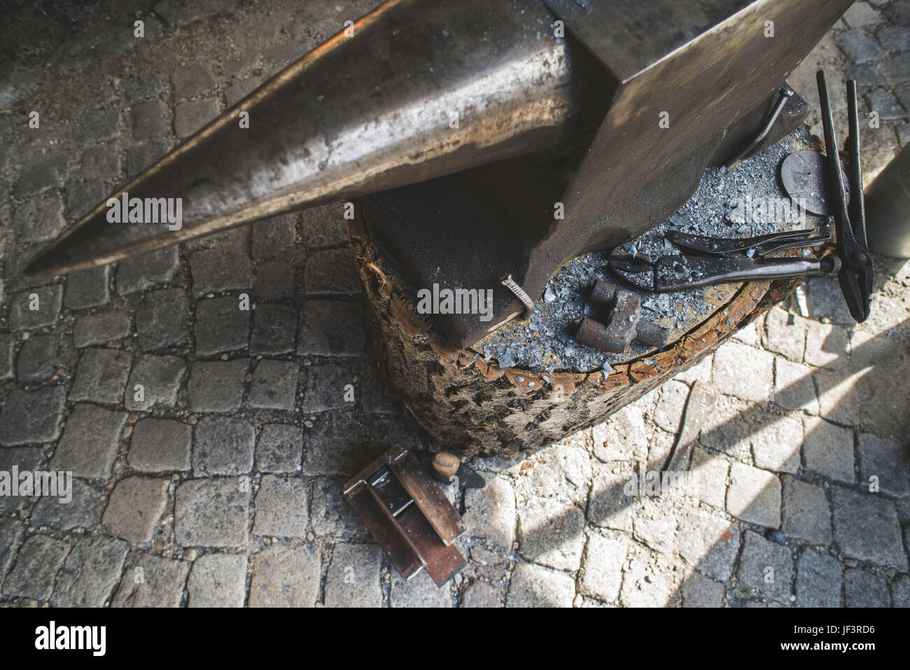 Forge shop hi-res stock photography and images - Alamy
