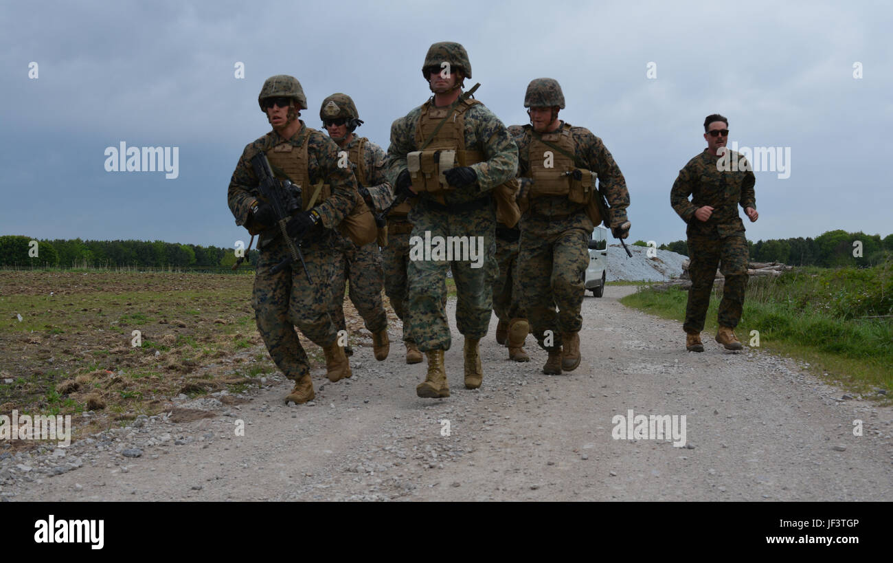 U.S. Marines with Combat Marksmanship Company, Weapons Training ...